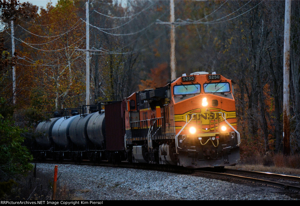 BNSF 5250 CSX Train K042 Crude Oil Loads
